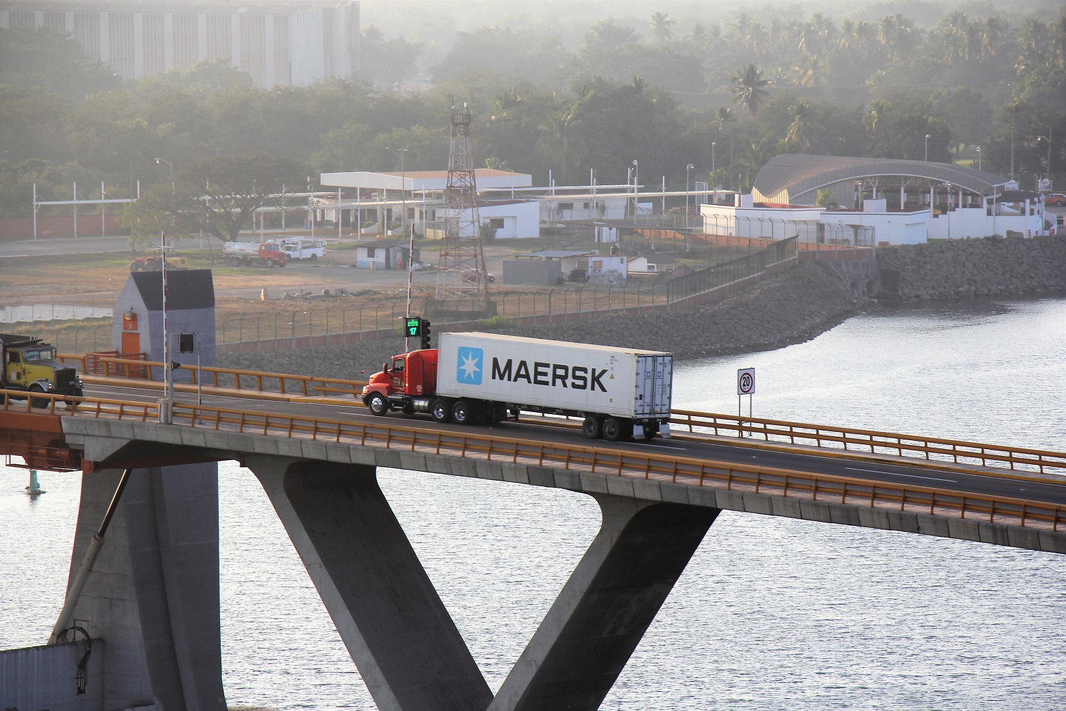 Puente Albatros Baluarte Del Desarrollo Del Puerto De LÁzaro CÁrdenas